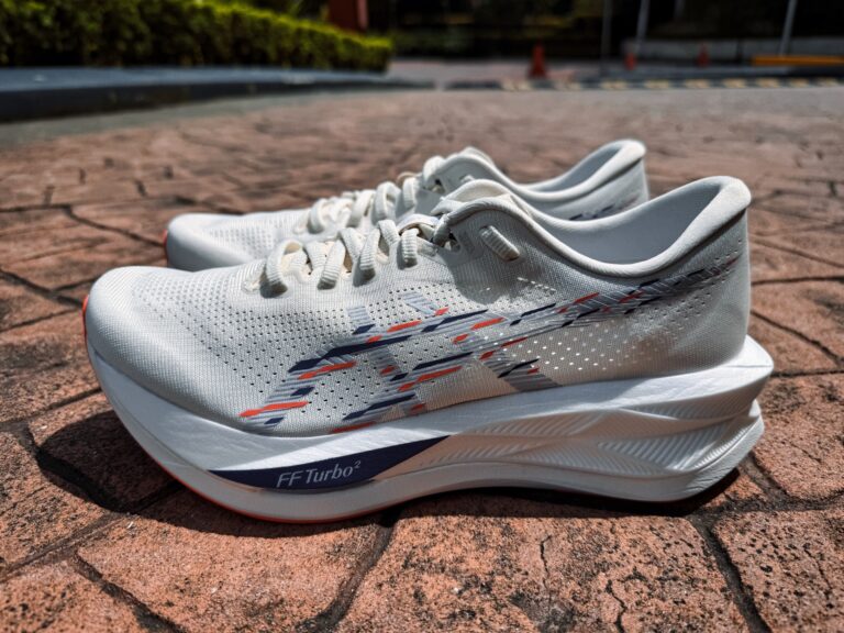 ASICS SONICBLAST Review | Running Shoes Guru